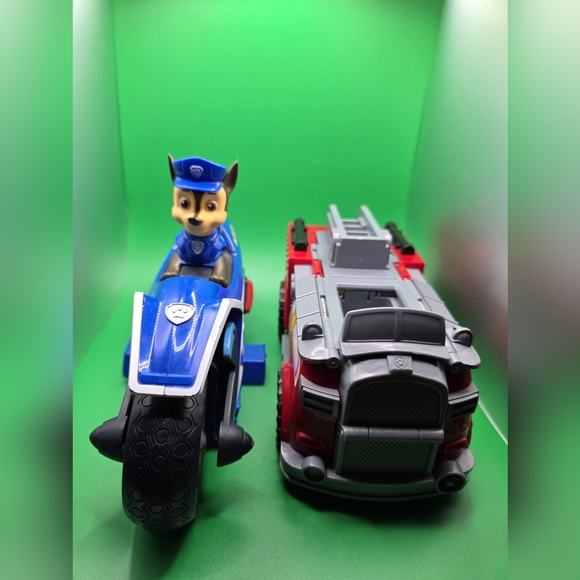 Paw Patrol | Toys | Paw Patrol Chases Blue Motorcycle And Fire Truck ...